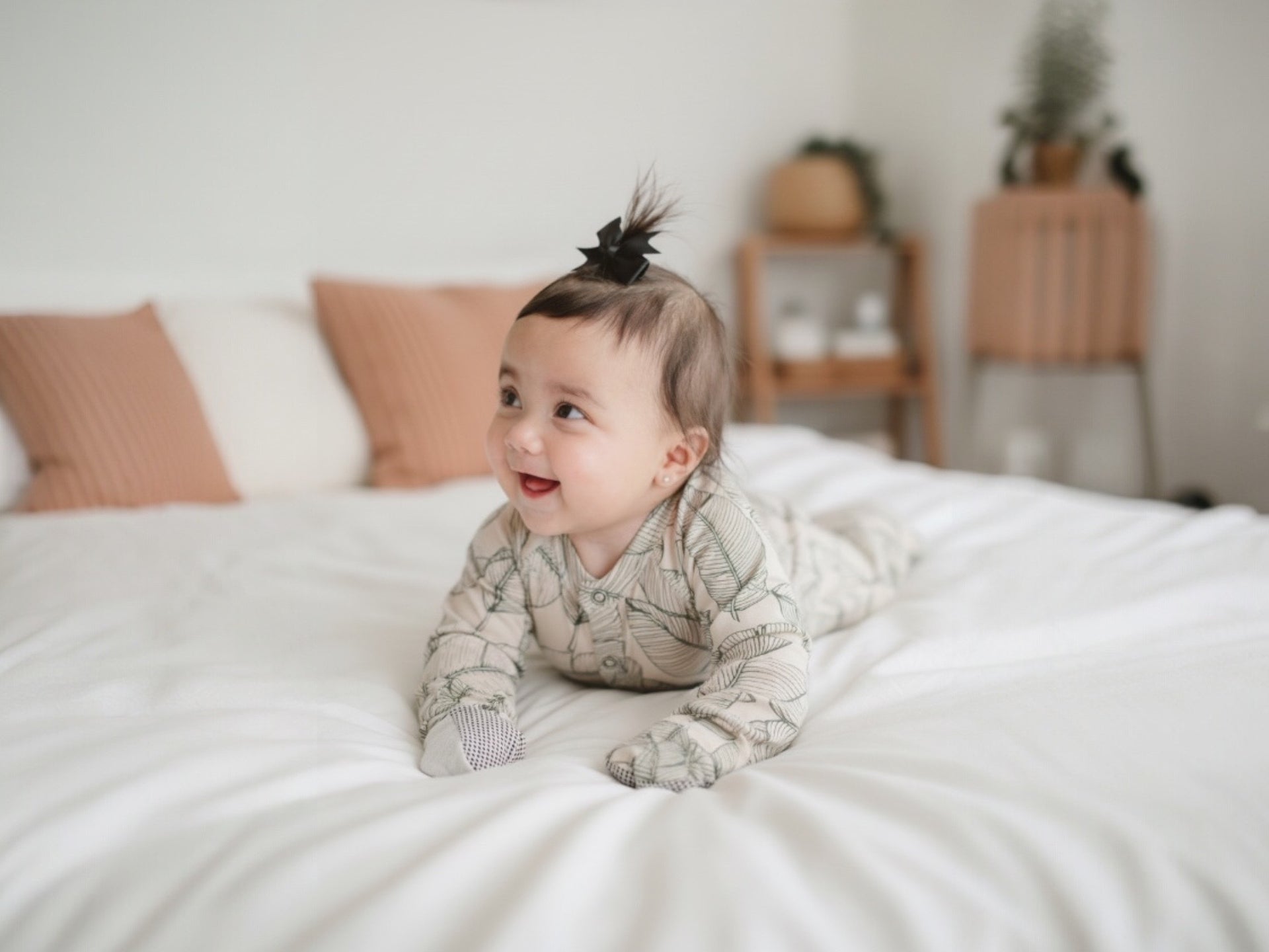 Baby Mitts & Booties That Stay On | Convertible Gowns | Goumi – goumikids